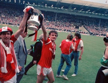 Giddy for United: John Gidman reflects to SN about his career in the ...