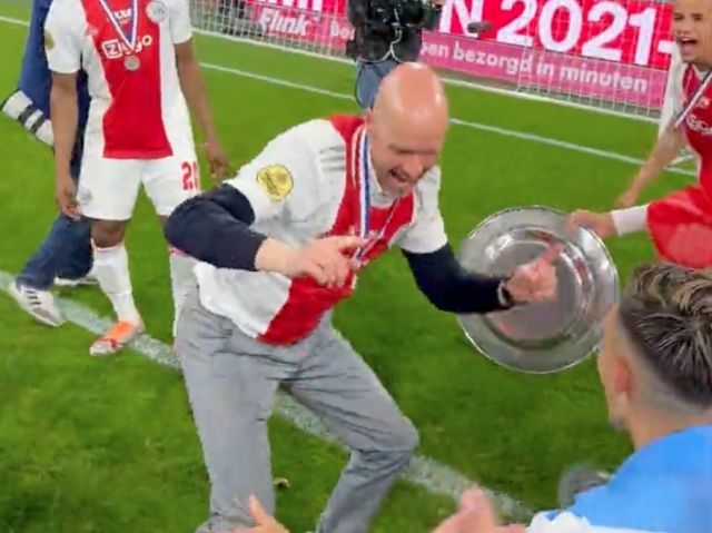 (Video) Ten Hag shows off signature dance moves during title celebrations
