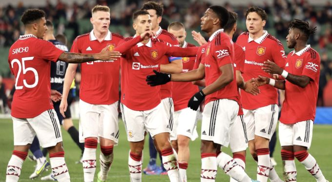 Two Manchester United players listed as 'must-sells' this summer