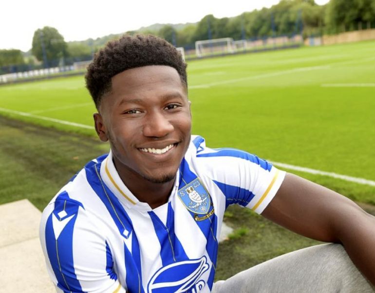 Sheffield Wednesday announce Di'Shon Bernard signing