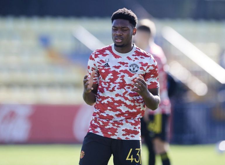 Manchester United defender weighing up loan to Amiens