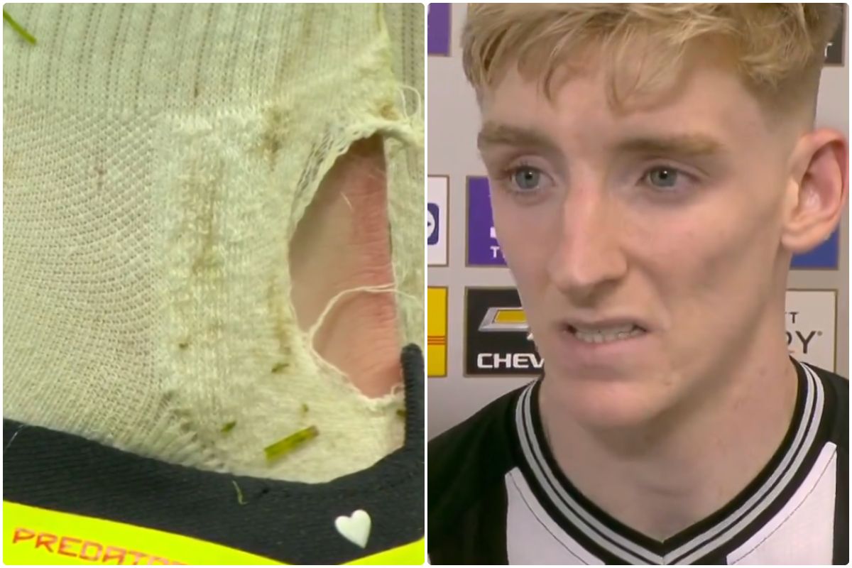 Anthony Gordon complains about VAR after Manchester United defeat