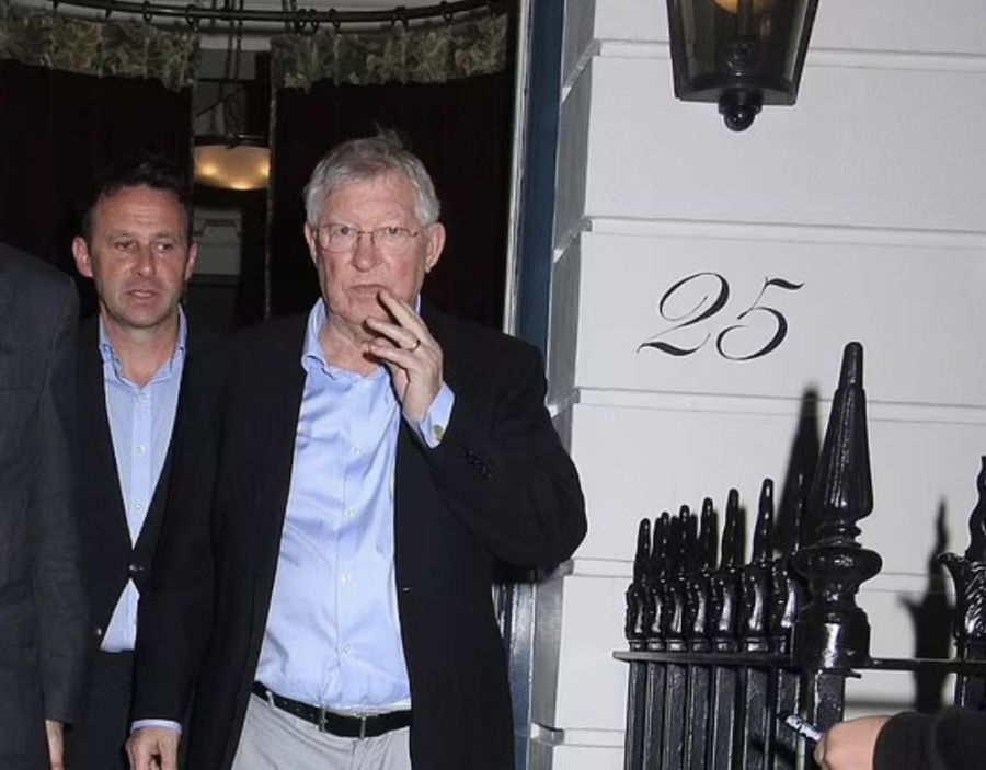 Sir Alex Ferguson spotted with Dougie Freedman on Friday night