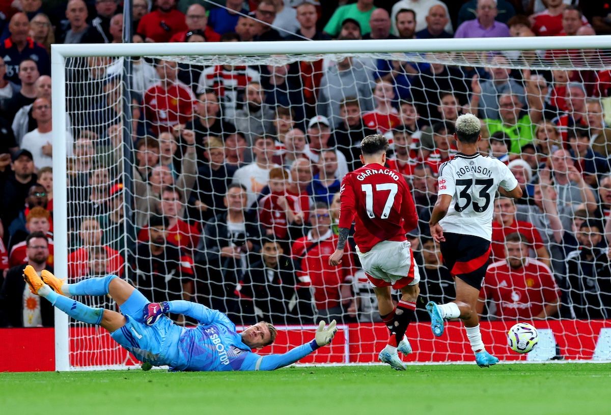 Alejandro Garnacho puts in extra work after open goal miss