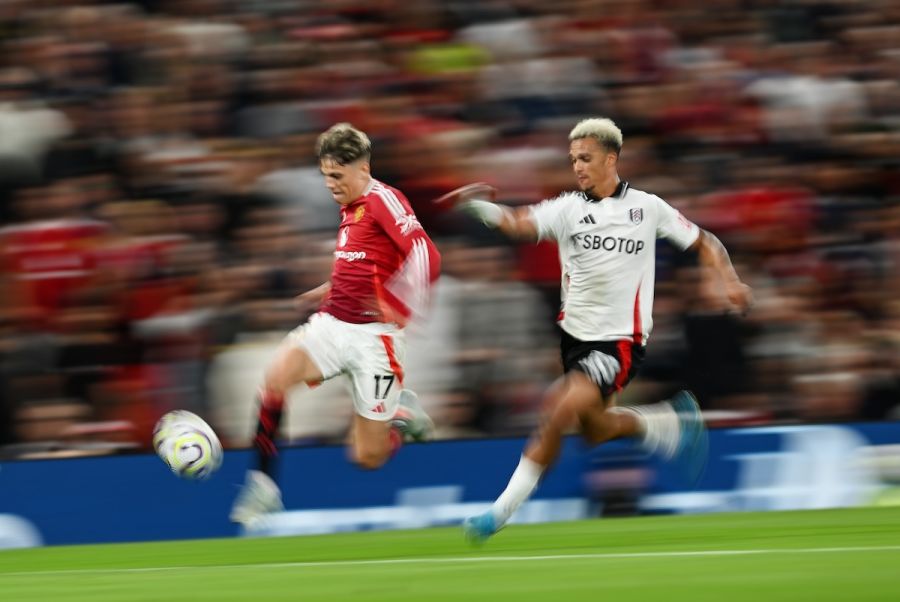 Manchester United left-back move could depend on Fulham transfer