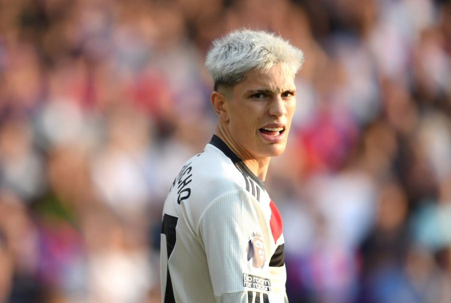 Oops, he did it again - Alejandro Garnacho confuses Man United fans ...