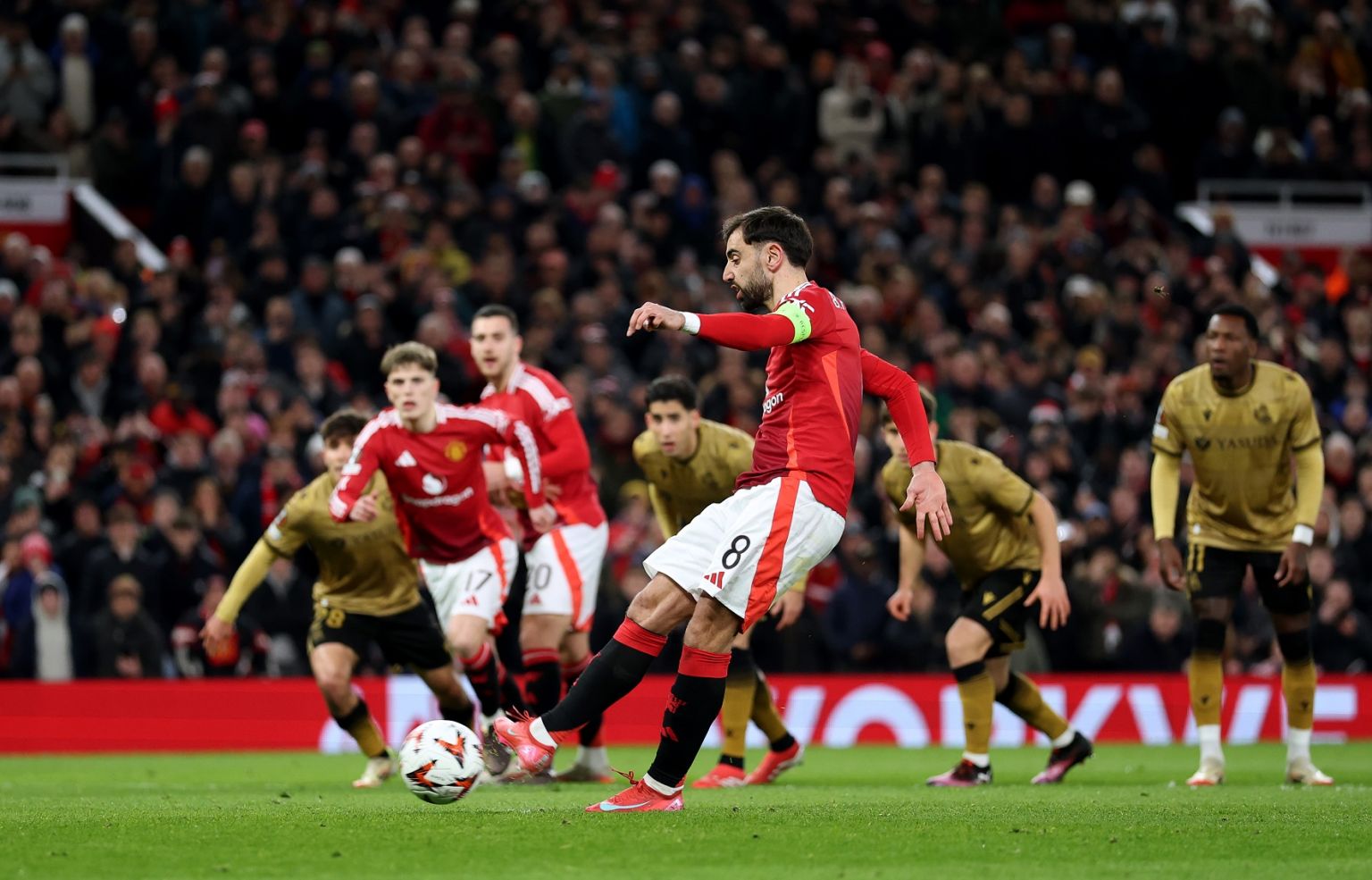 Man United star Bruno Fernandes names mentor of penalty technique