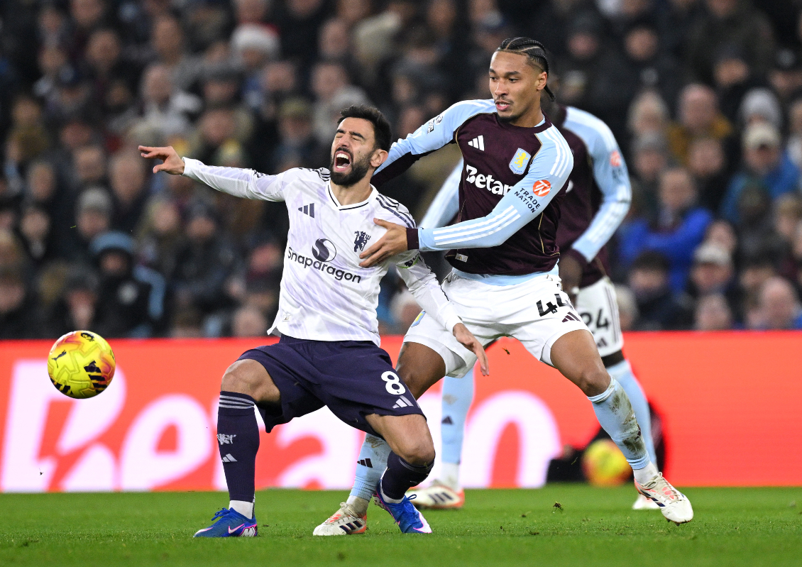 Neville: Zirkzee didn’t look ‘happy’ with Martinez/Fernandes sub